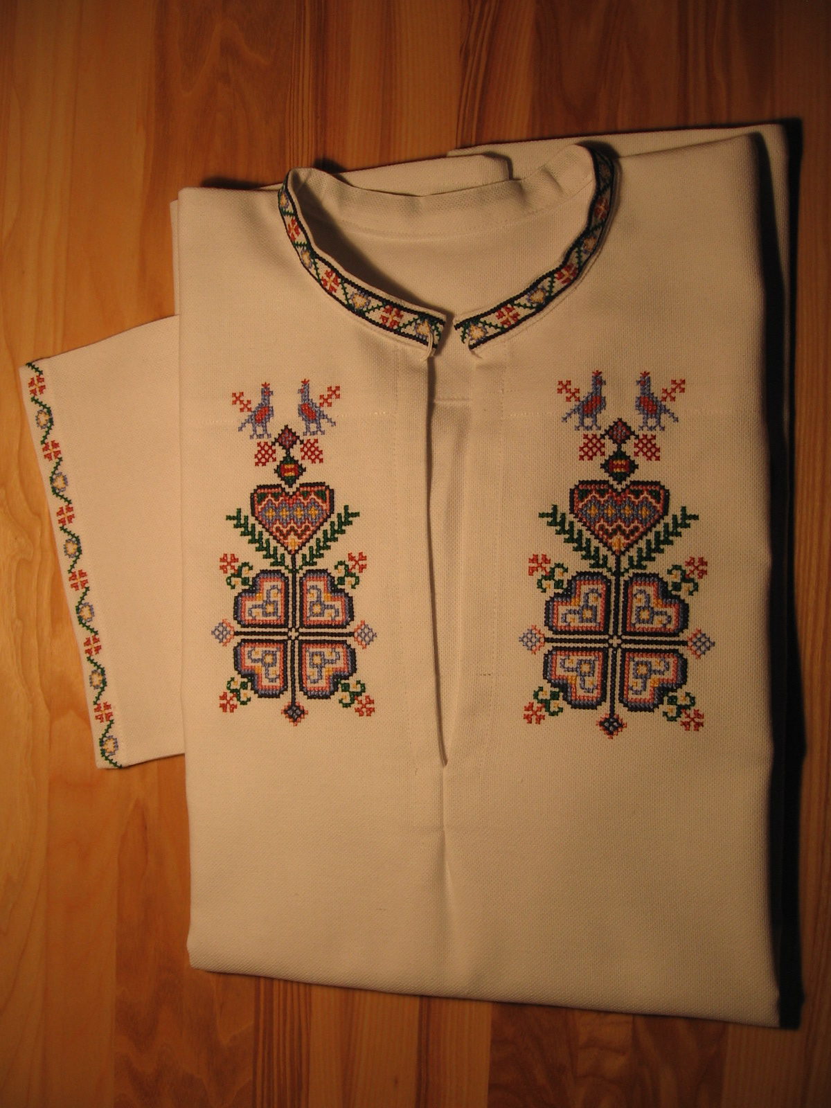 Košula z Nového Hrozenkova, ručně vyšívaná – MOaKRO